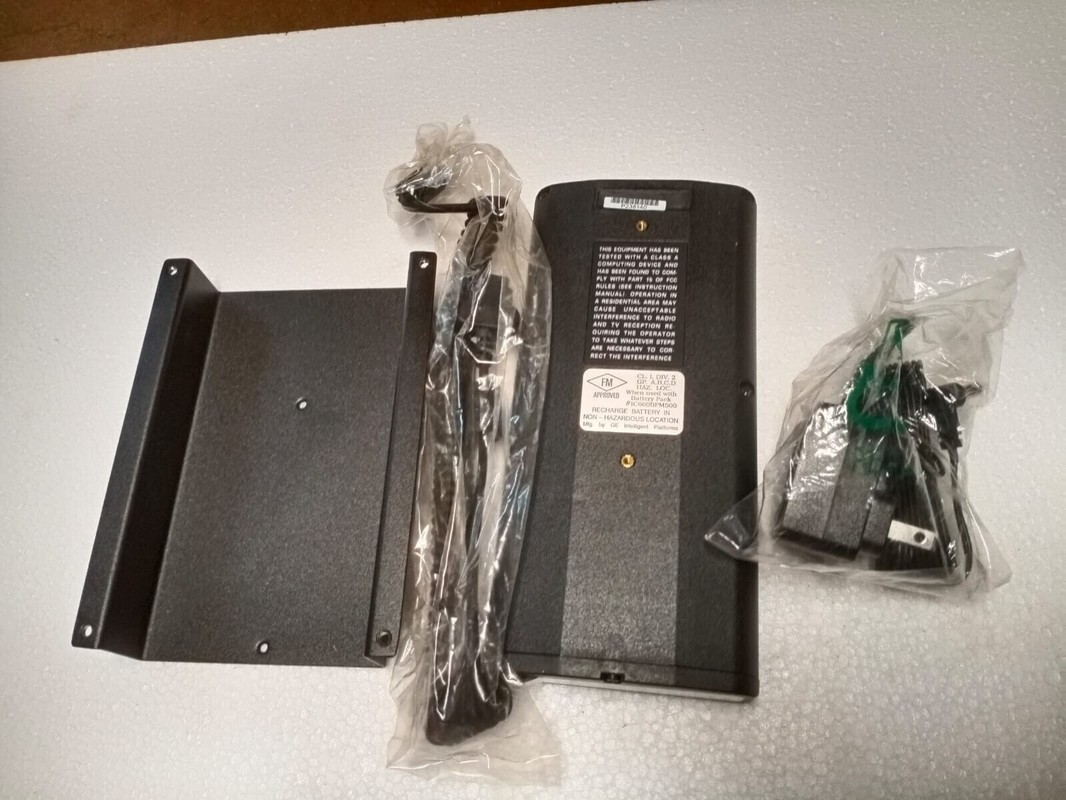 IC660HHM501 GE 파눅은 모든 천재 입출력 블록과 버스제어기 모듈에 접속됩니다